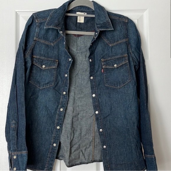 Levi's | Jackets & Coats | Levis Blue Trucker Jean Jacket With Point ...